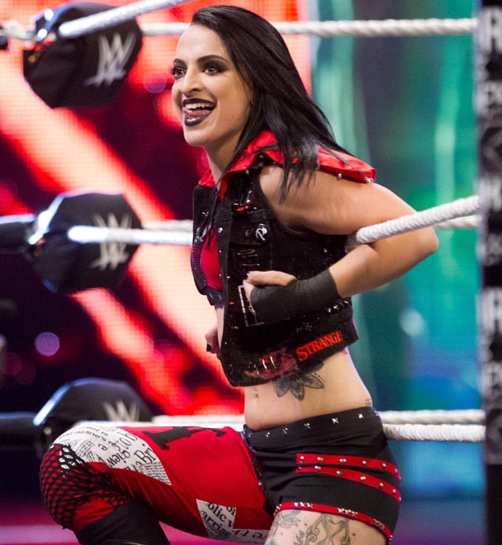 Top 10 Social Divas #8 | Spazio Wrestling